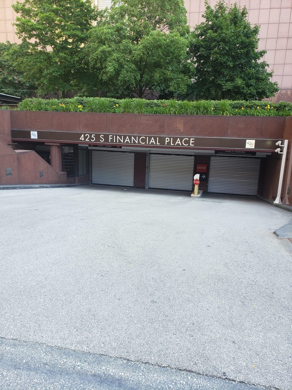 Parking for 425 S Financial Garage | Chicago | ParkChirp