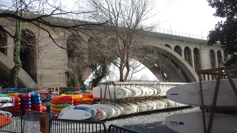 Parking for the Thompson Boat Center | ABM Parking