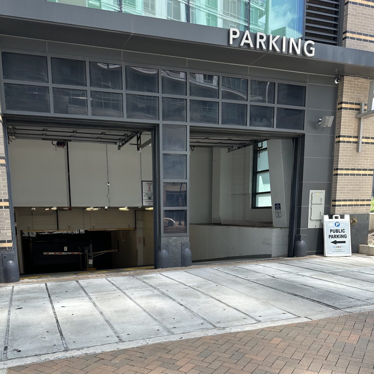 4040 Wilson Blvd - Garage | One Parking